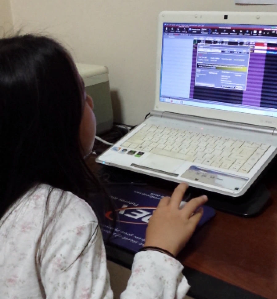 Oahu Education - Kids Playing with Market Simulations